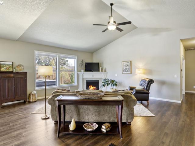 2141 thomas way