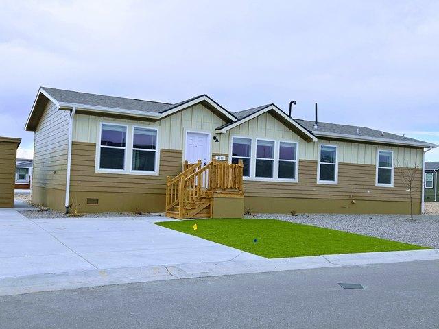 2141 Willow Crossing Pkwy, Fort Lupton, CO 80621