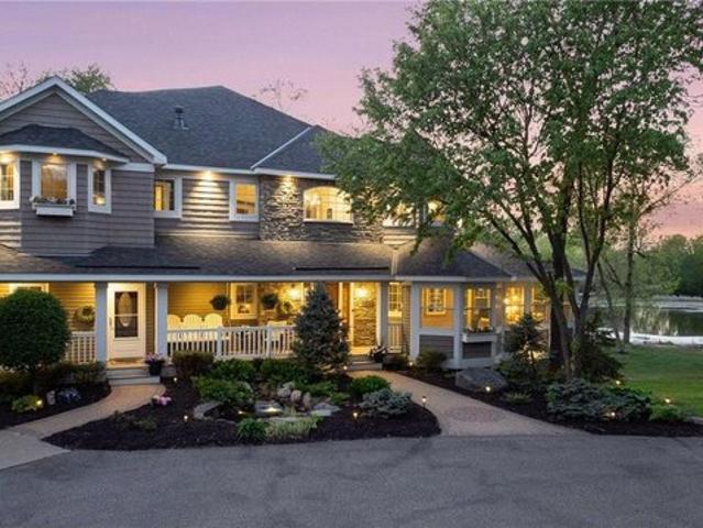 21420 Crimson Ct, Lakeville, MN 55044