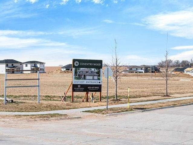 21428 Morning View Dr, Elkhorn, NE 68022