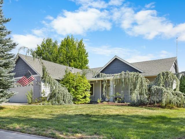 2142 NW Nickernut Ave, Redmond, OR 97756