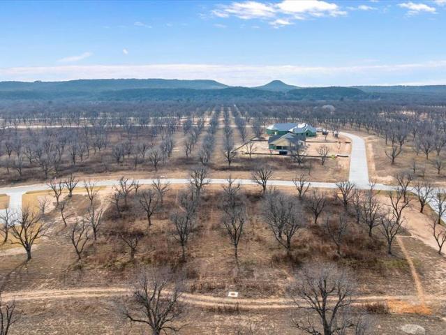 2142 E Landings St N, Granbury, TX 76049 | MLS #21155