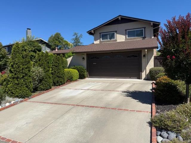 2142 Feliz Dr, Novato, CA 94945
