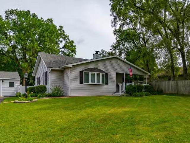 2142 Hawthorne Ln, Waukegan, IL 60087 MLS 12105724