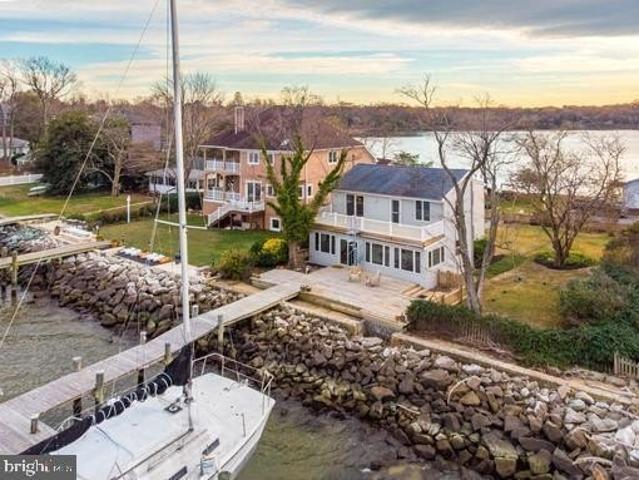 2142 Lake Dr, Pasadena, MD 21122