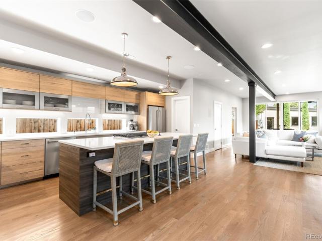 2142 Lowell Boulevard