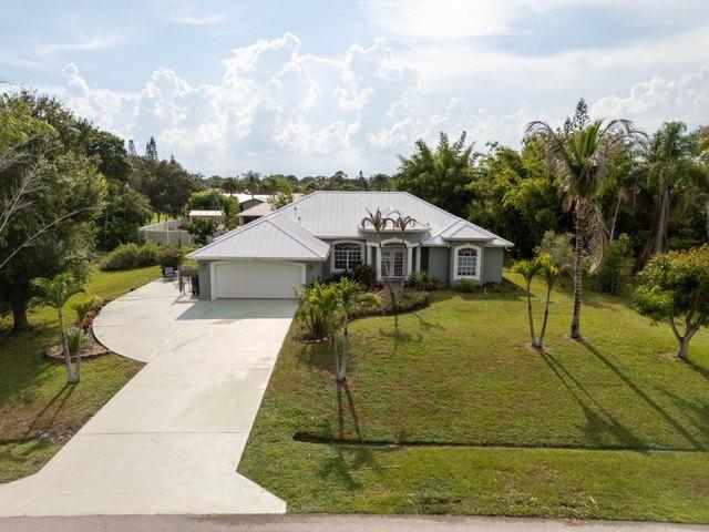 2142 SE Morningside Blvd, Port Saint Lucie, FL 34952