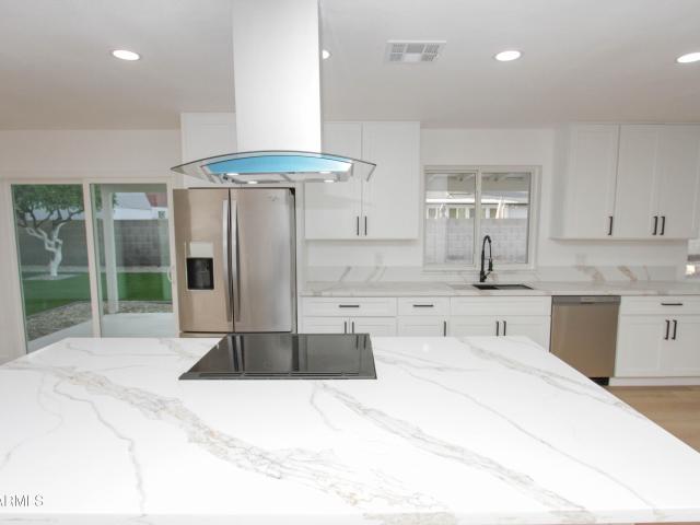 2142 w kerry lane