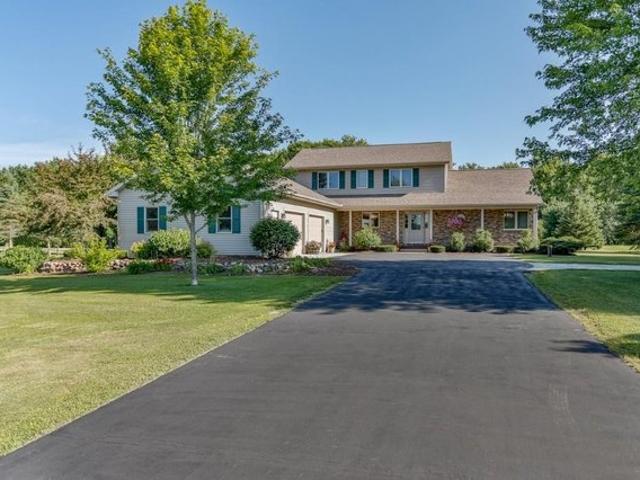 2142 Wood Rd, Kronenwetter, WI 54455
