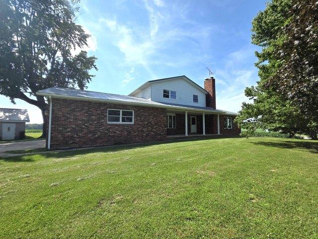 2143 N Bottoms Rd, Noble, IL 62868