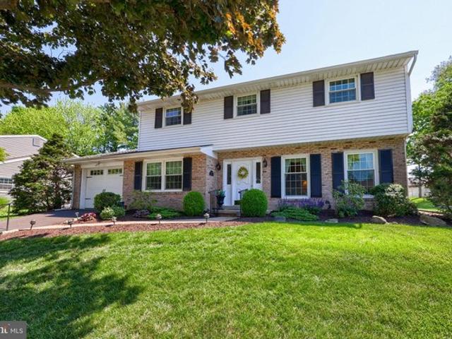 2143 Brockton Rd, Lancaster, PA 17601