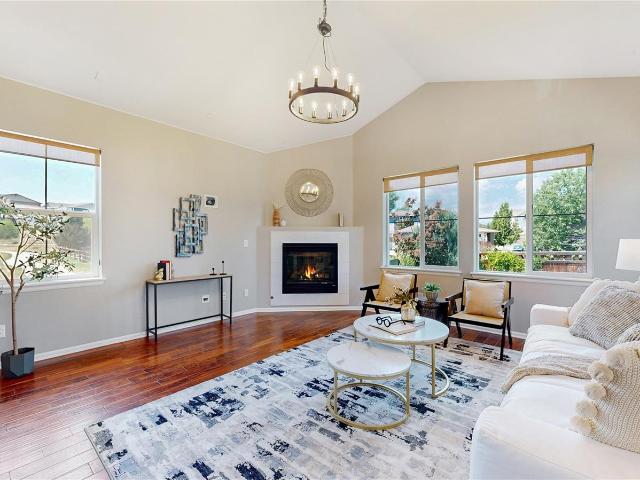 2143 Charles Lane