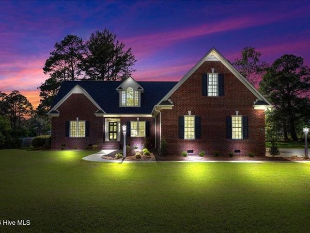 2143 Trails End Dr, Kinston, NC 28504