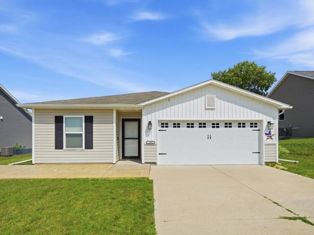 214 14th Ave, DeWitt, IA 52742