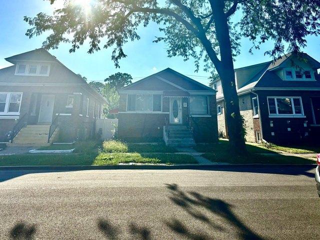 214 22nd Ave, Bellwood, IL 60104