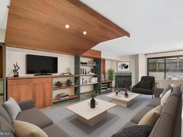 214 30 N 22Nd Street # 10A