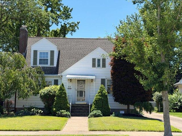 214 48th St, Sandusky, OH 44870