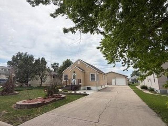 214 4th Ave NE, Sidney, MT 59270