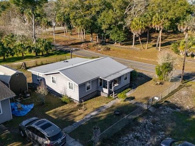 214 4th St, Apalachicola, FL 32320