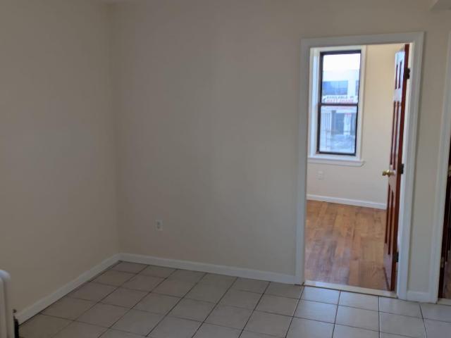 214 85 Jamaica Avenue 2F