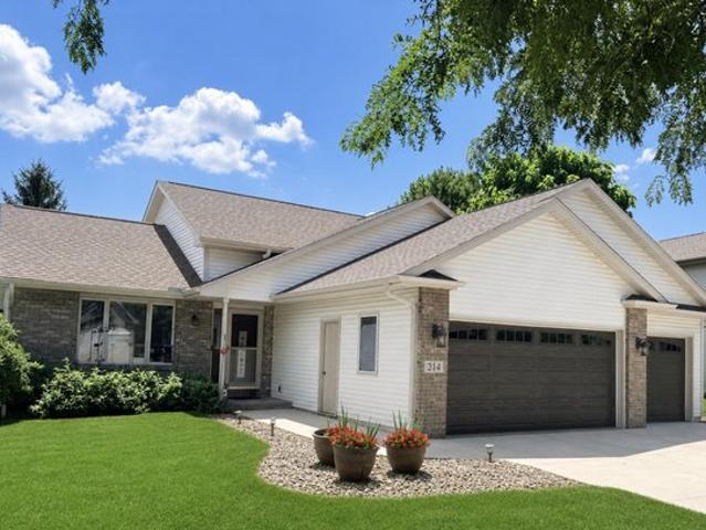 214 Coyle Pkwy, Cottage Grove, WI 53527