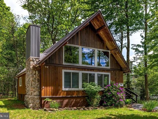 214 Coach Rd, Tobyhanna, PA 18466