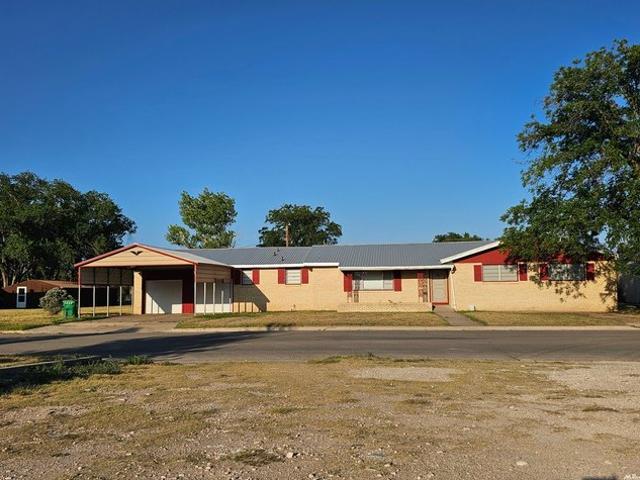 214 Cobern Ave S, Tatum, NM 88267