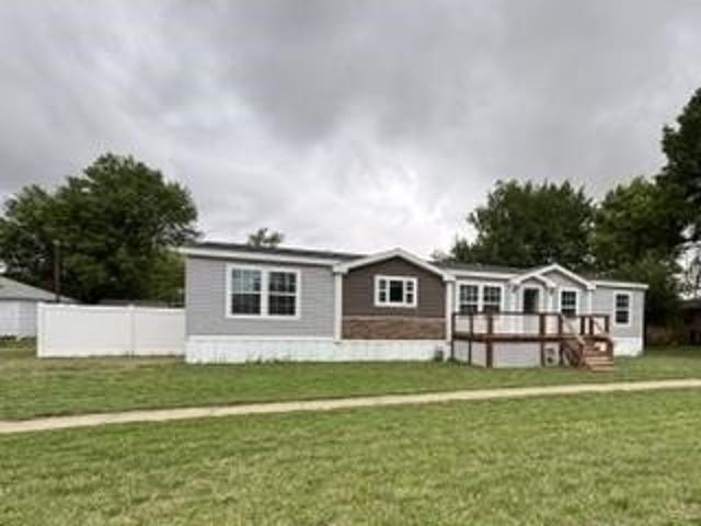 214 Colony Ave, Kinsley, KS 67547