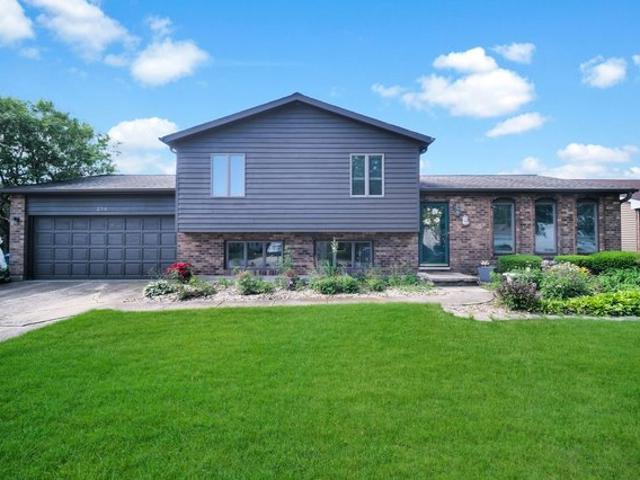 214 Concord Dr, Dekalb, IL 60115