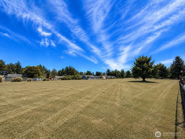 214 Canal Drive NE