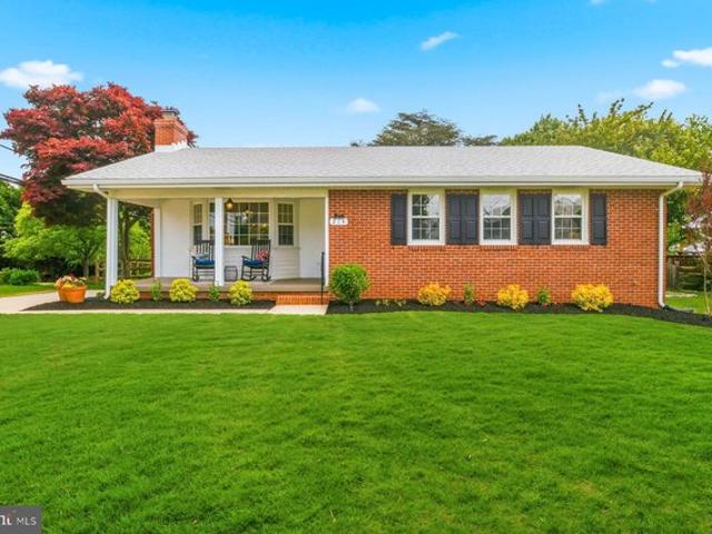 214 Chantrey Rd, Lutherville Timonium, MD 21093