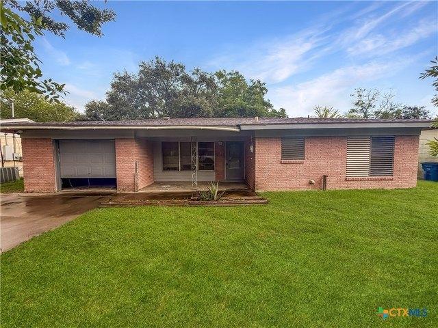 214 Crockett St, Port Lavaca, TX 77979