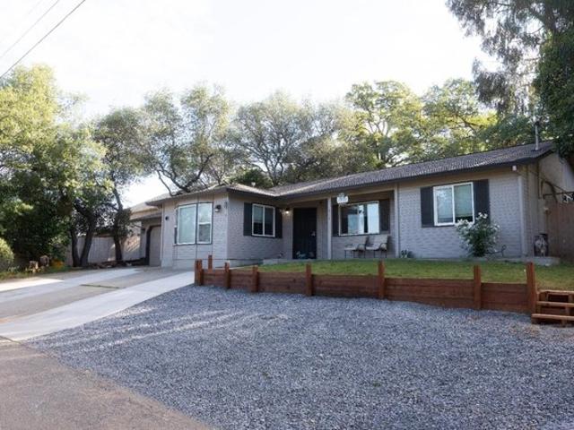 214 Alta Dr, Auburn, CA 95603