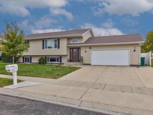 214 Athens Ave, Marshall, MN 56258