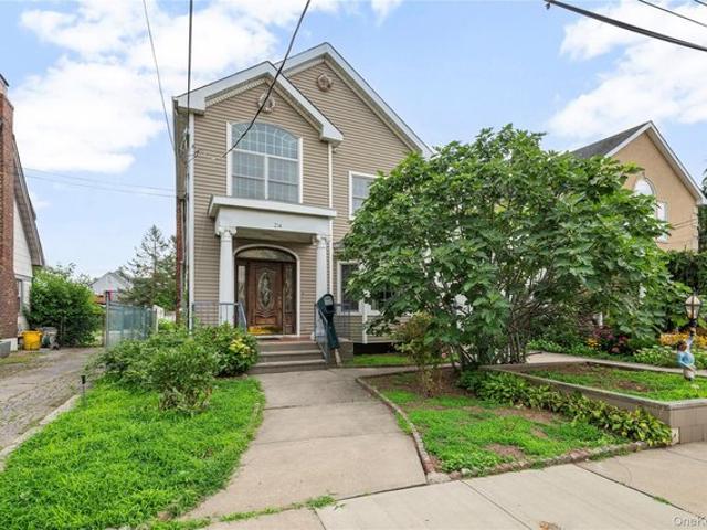 214 Avery Pl, Cedarhurst, NY 11516