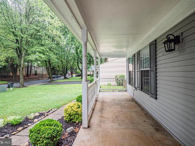 214 Bookham Lane