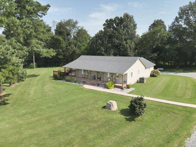 214 Boone Hill Rd, Benton, KY 42025