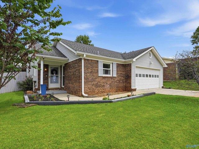 214 Barkwood Dr NE, Huntsville, AL 35811