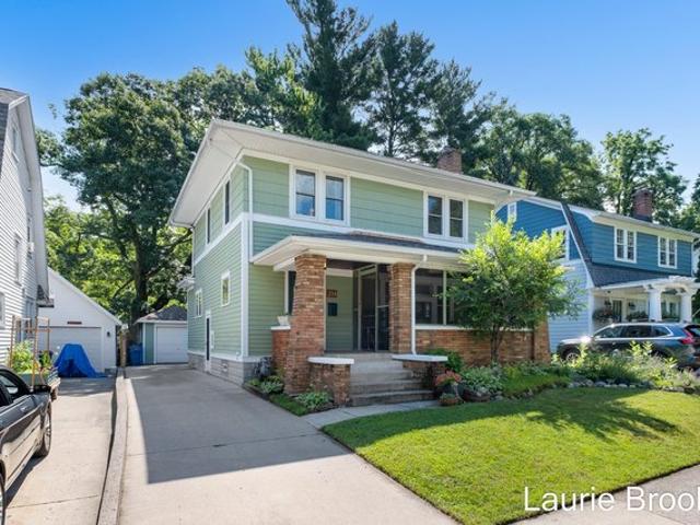 214 Glenhaven Ave NW, Grand Rapids, MI 49504
