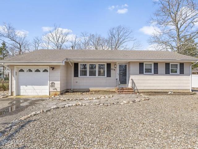 214 Davis Ave, Forked River, NJ 08731