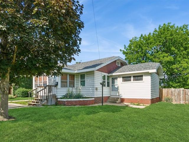 214 E 14th St N, Newton, IA 50208