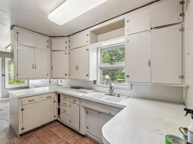 214 E 14th Street N