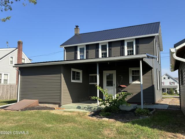 214 E 3RD Street