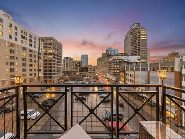 214 E Travis St Apt 402, San Antonio, TX 78205