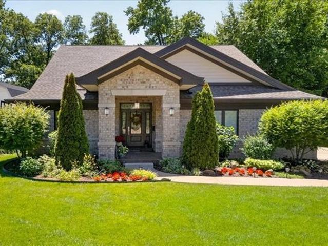 214 E Glendale Rd, Webster Groves, MO 63119
