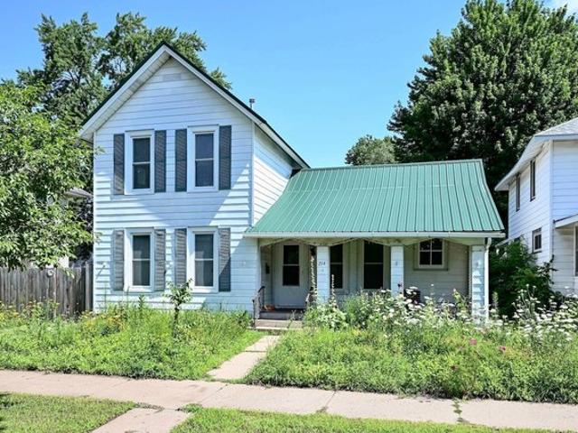 214 E Howard St, Winona, MN 55987