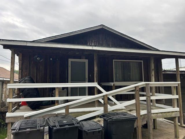 214 E Main St, Hardy, AR 72542