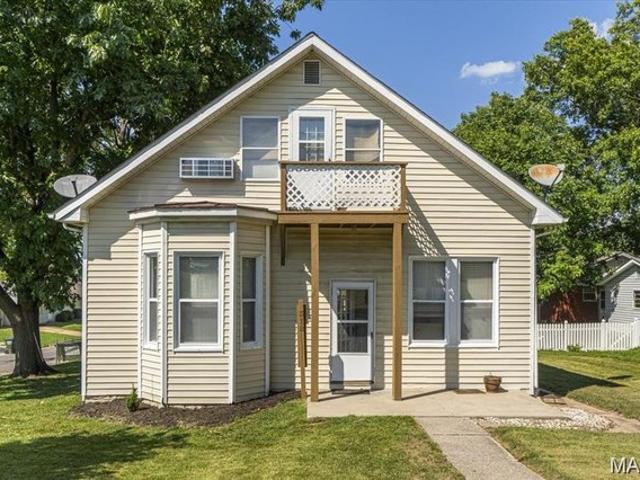 214 E Market St, Columbia, IL 62236