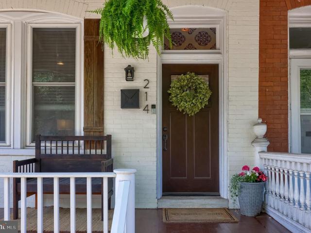 214 E New Street