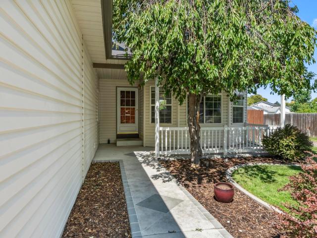 214 E Screech Owl Dr